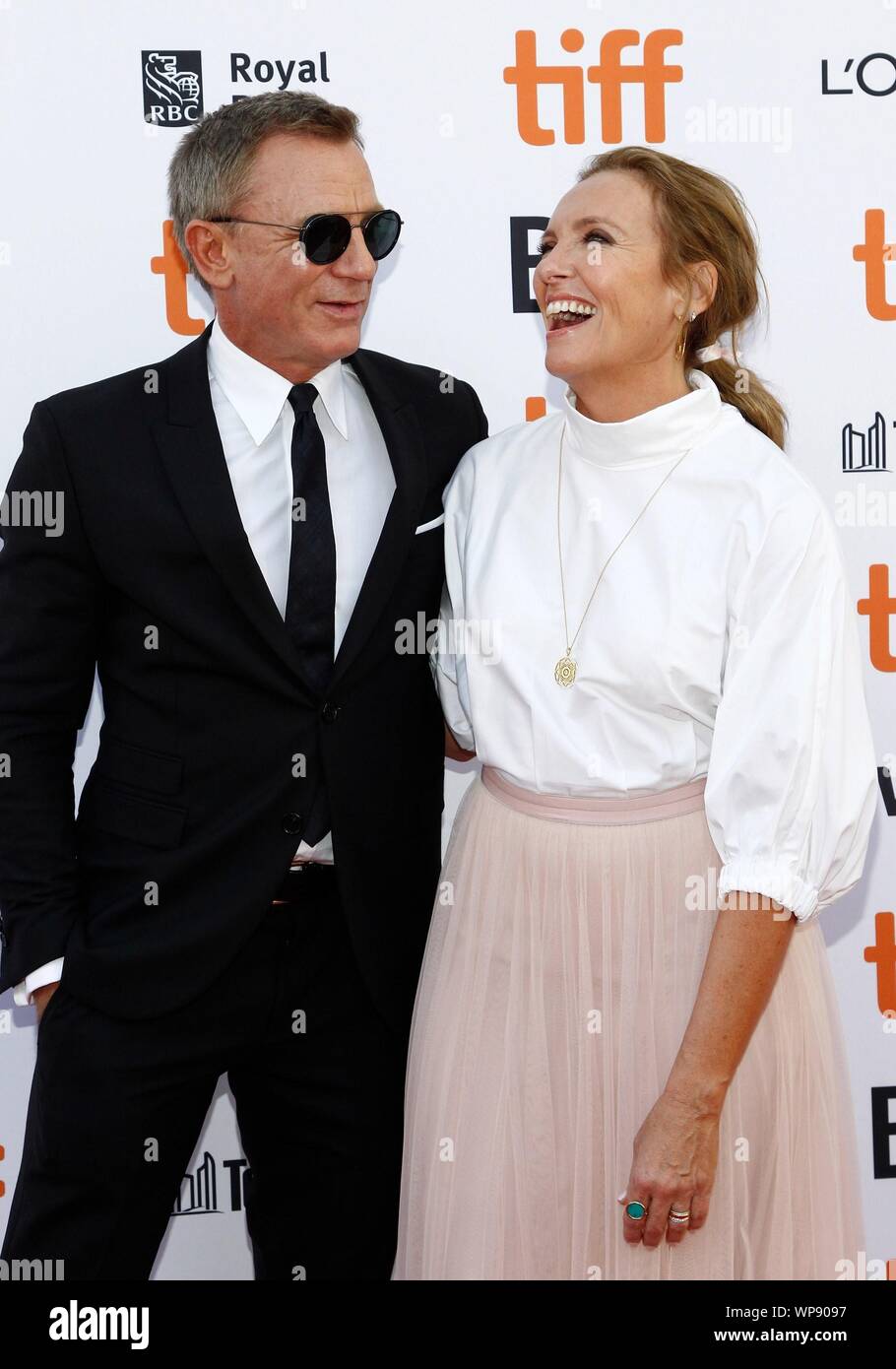 Toni collette knives out hi-res stock photography and images - Alamy