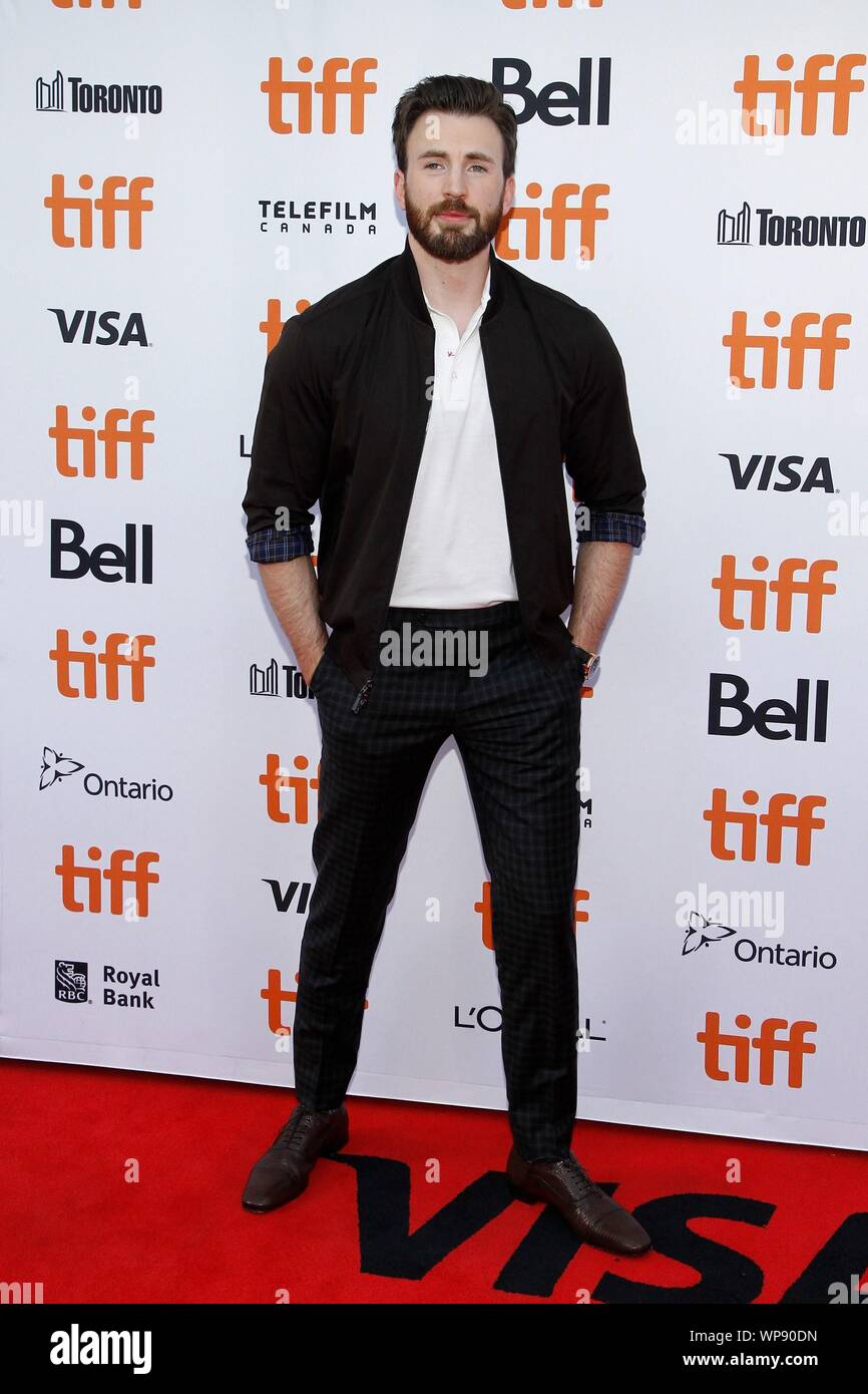 Chris evans knives out hi-res stock photography and images - Alamy