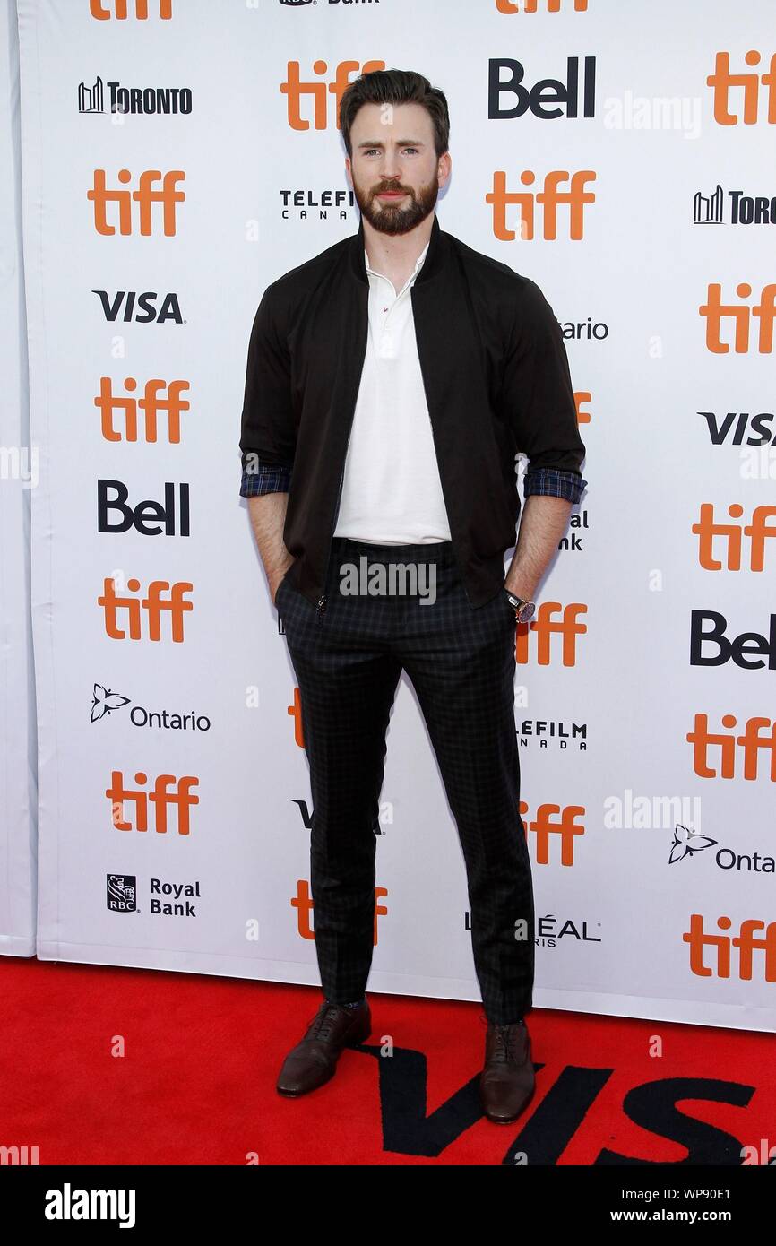 Chris Evans Knives Out High Resolution Stock Photography and Images - Alamy