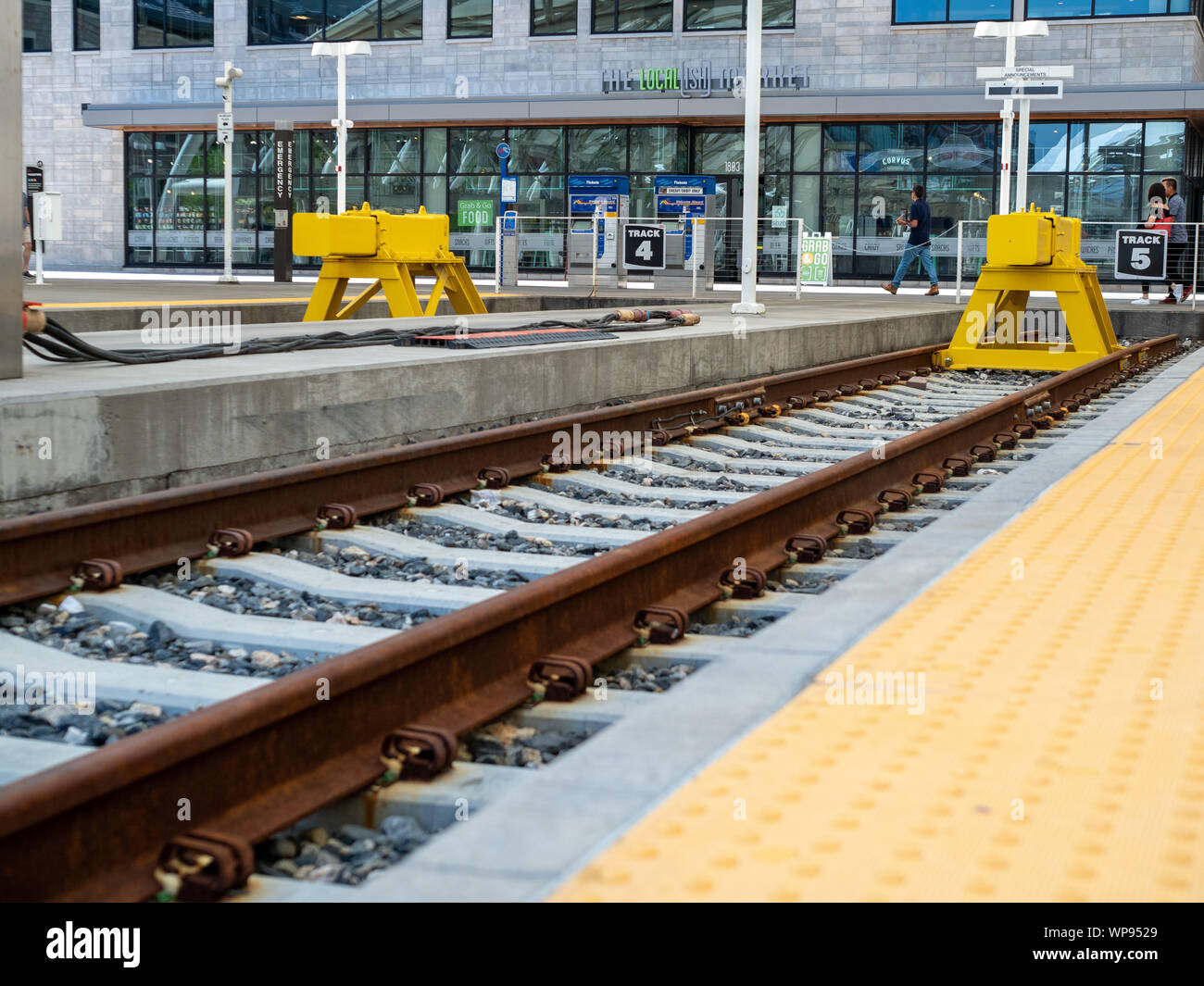 Train buffer stop at Union Station historic station Stock Photo - Alamy