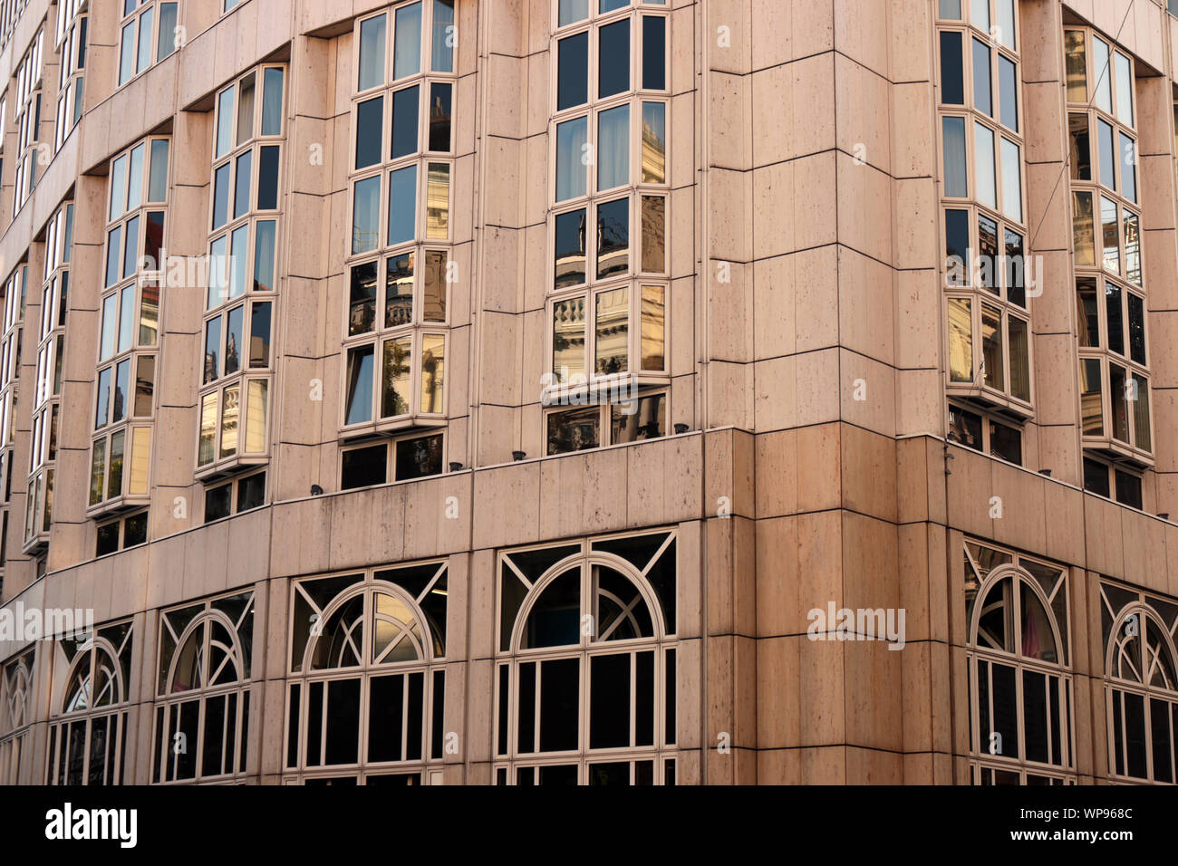 Modern building facade hi-res stock photography and images - Alamy