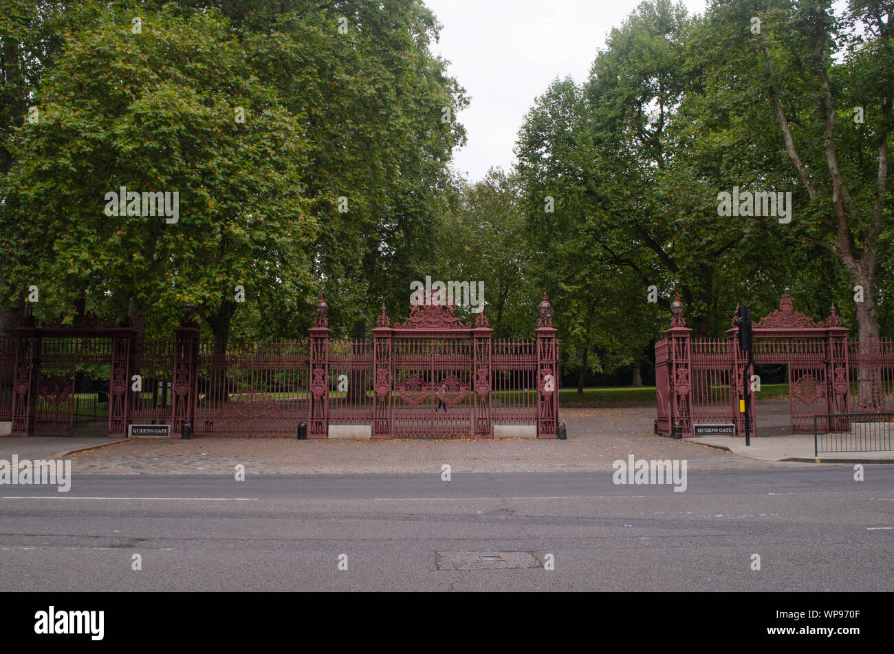 Queen's gate, Kensington Garden Stock Photo - Alamy