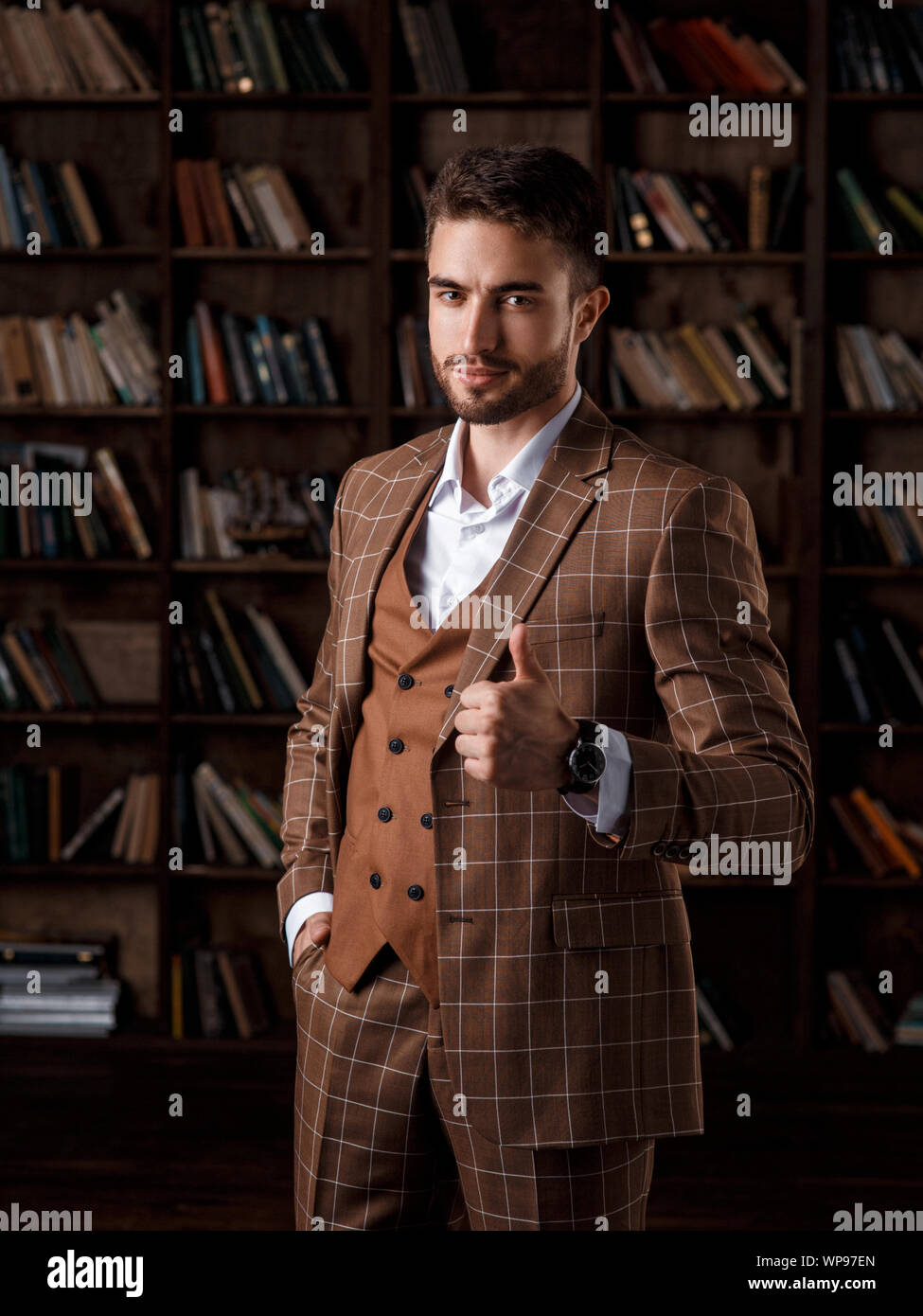 Class suit hi-res stock photography and images - Alamy