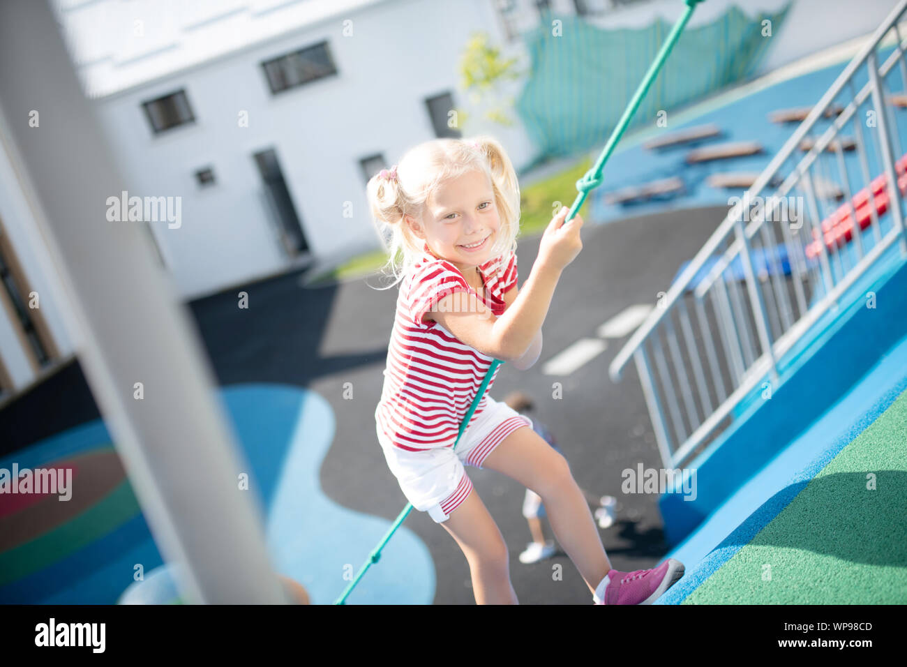 Rope climbing school hi-res stock photography and images - Alamy