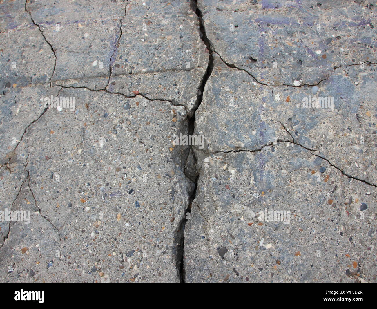 Crack in Grey Concrete Wall Background Isolated with Fissures Stock ...