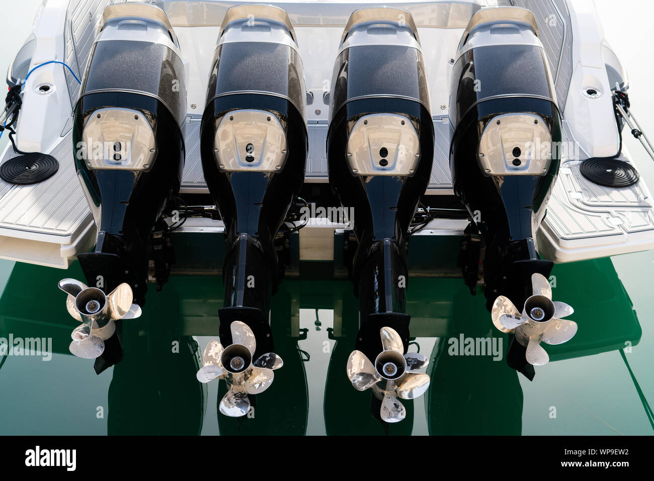 Outboard engine on boat hi-res stock photography and images - Alamy