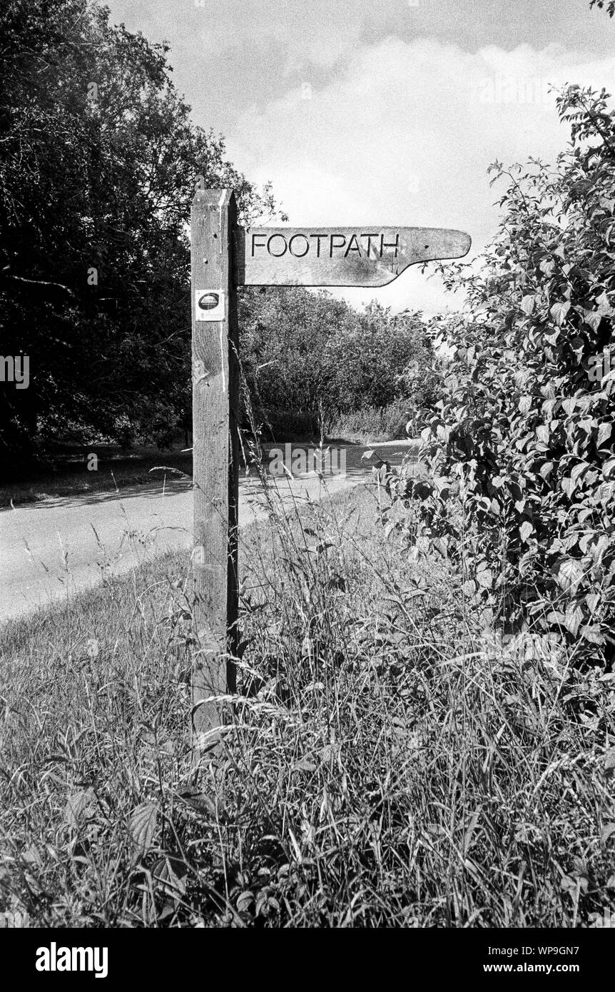 Alternative route sign Black and White Stock Photos & Images - Alamy