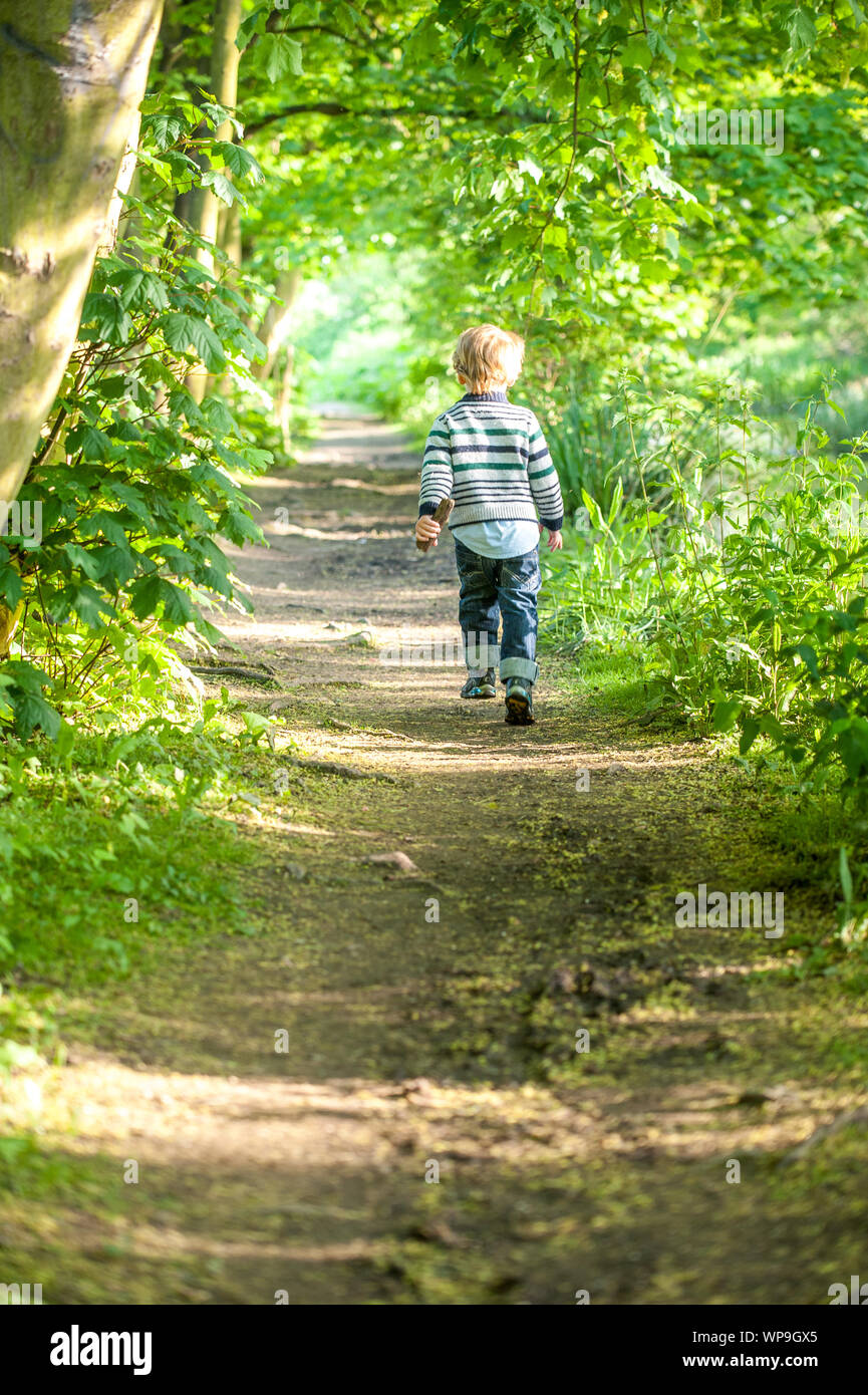 Running along a pathway hi-res stock photography and images - Alamy