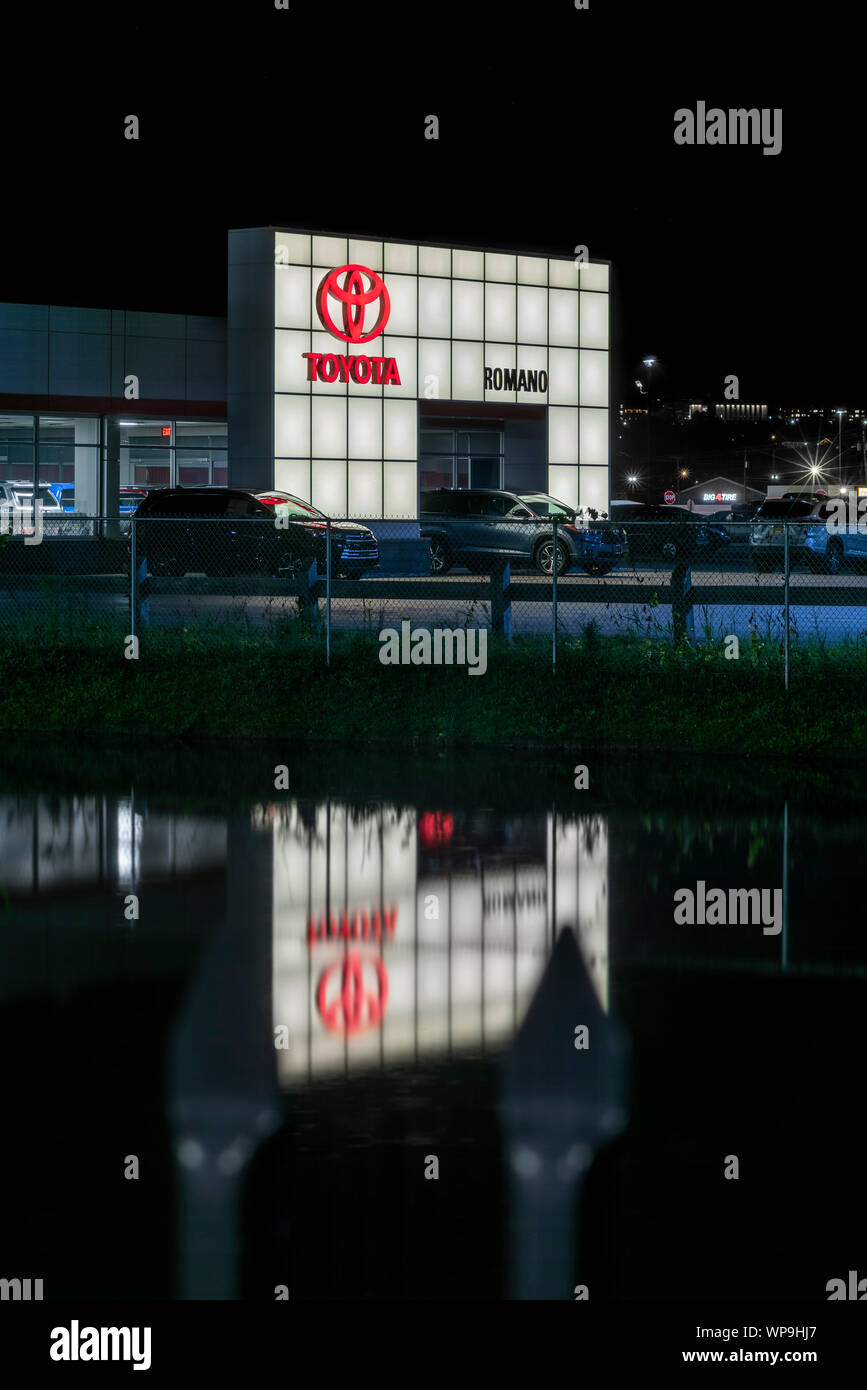 Toyota building logo company hi-res stock photography and images - Alamy