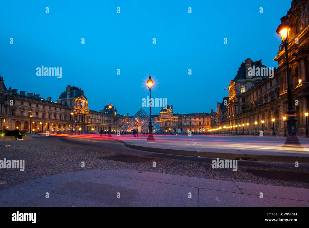 Louvre car hi-res stock photography and images - Alamy