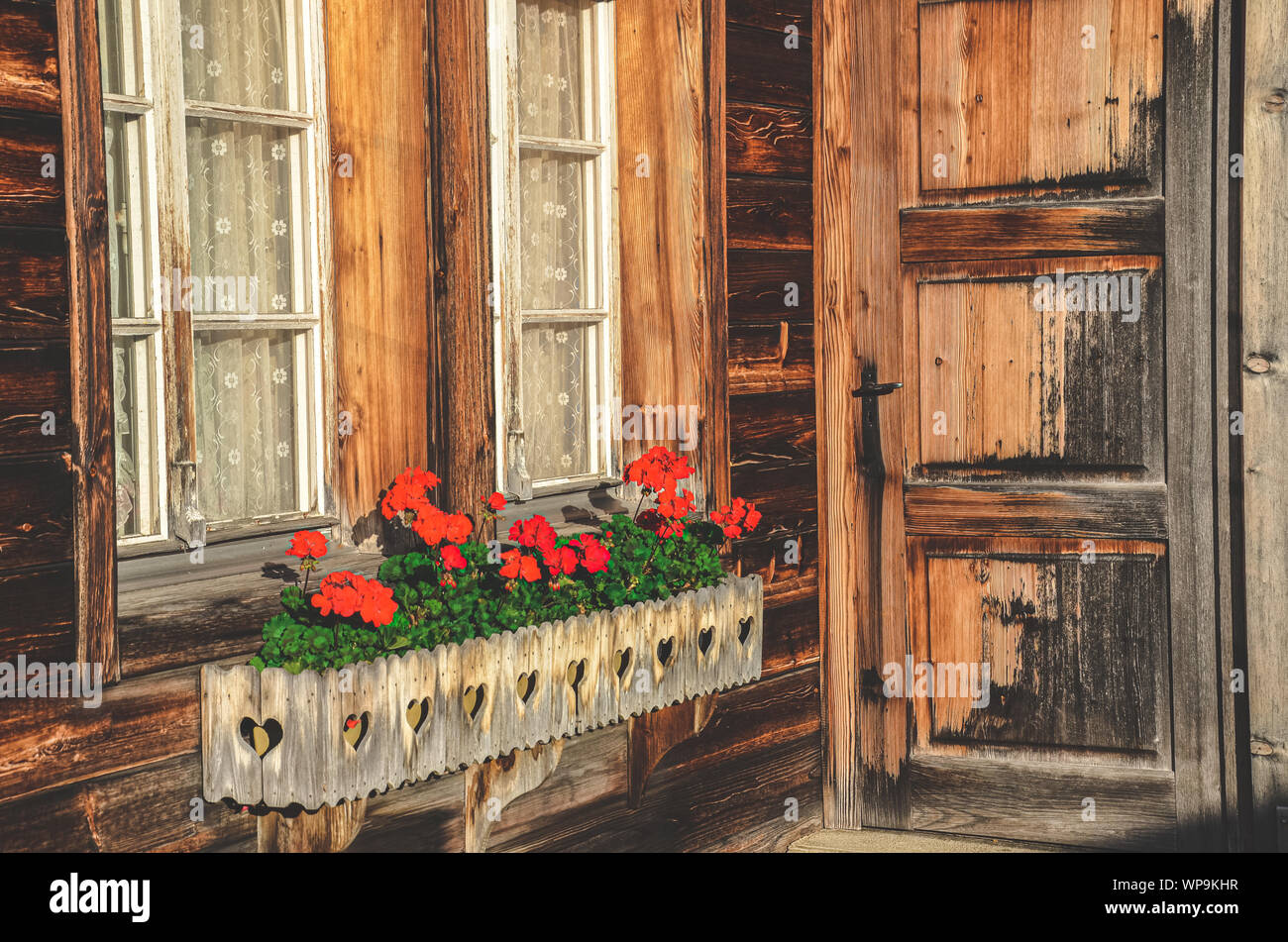 Alpine chalet hi-res stock photography and images - Alamy