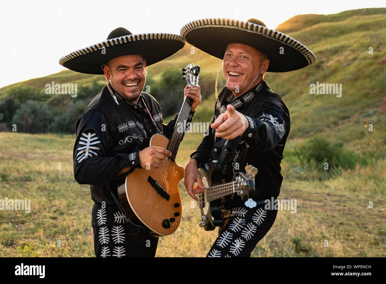 Mexican musicians mariachi band Stock Photo - Alamy