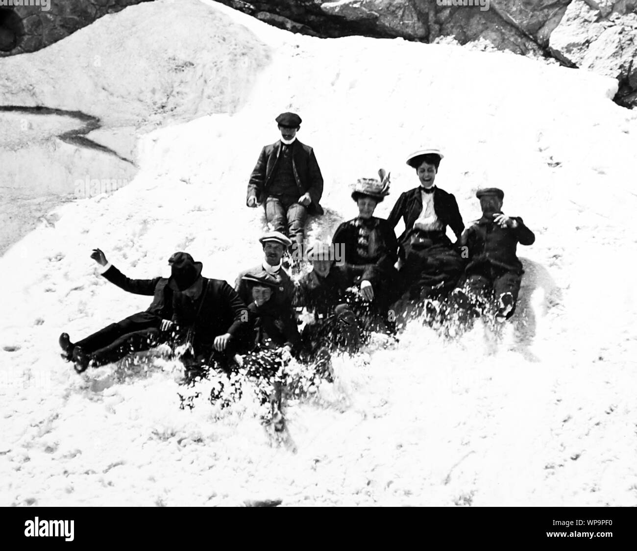 Vintage in snow hi-res stock photography and images - Alamy