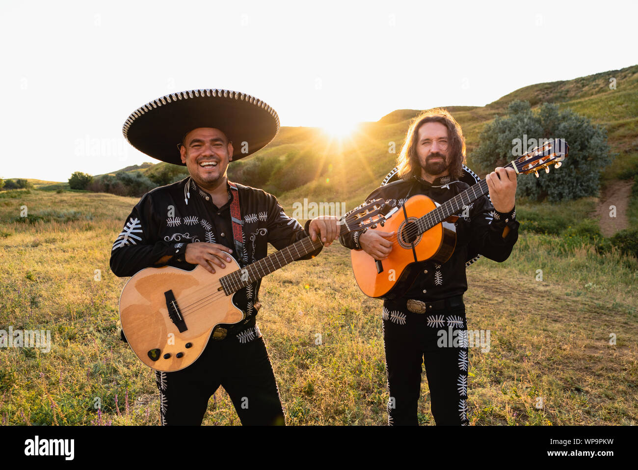 Mexican musicians mariachi band Stock Photo - Alamy