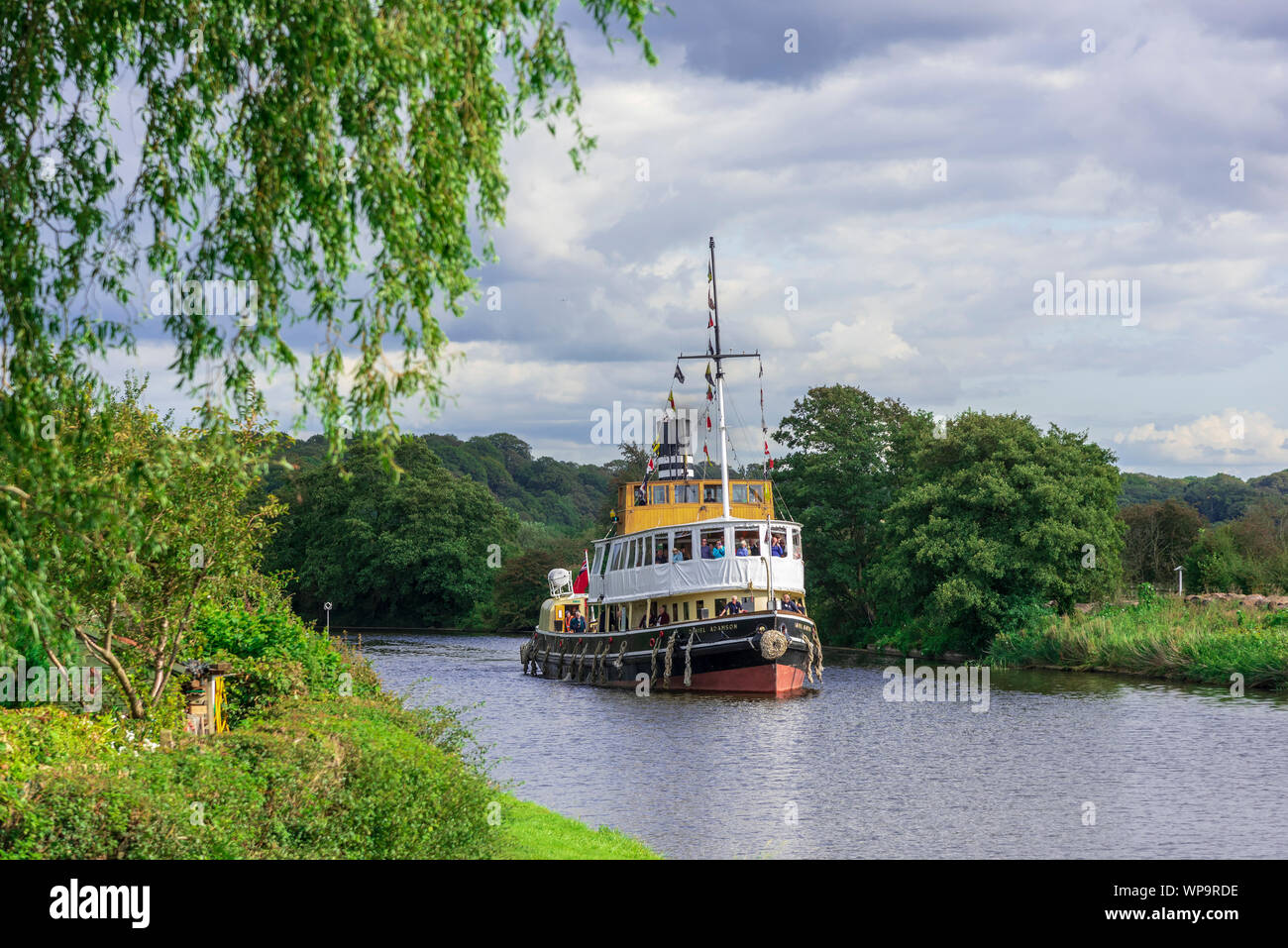 Daniel adamson tugboat hi-res stock photography and images - Alamy