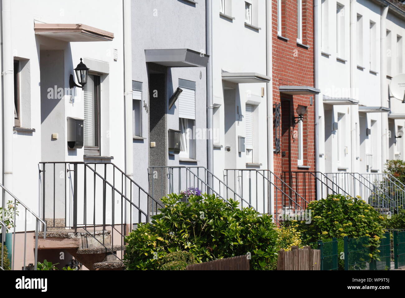 House entrances hi-res stock photography and images - Alamy