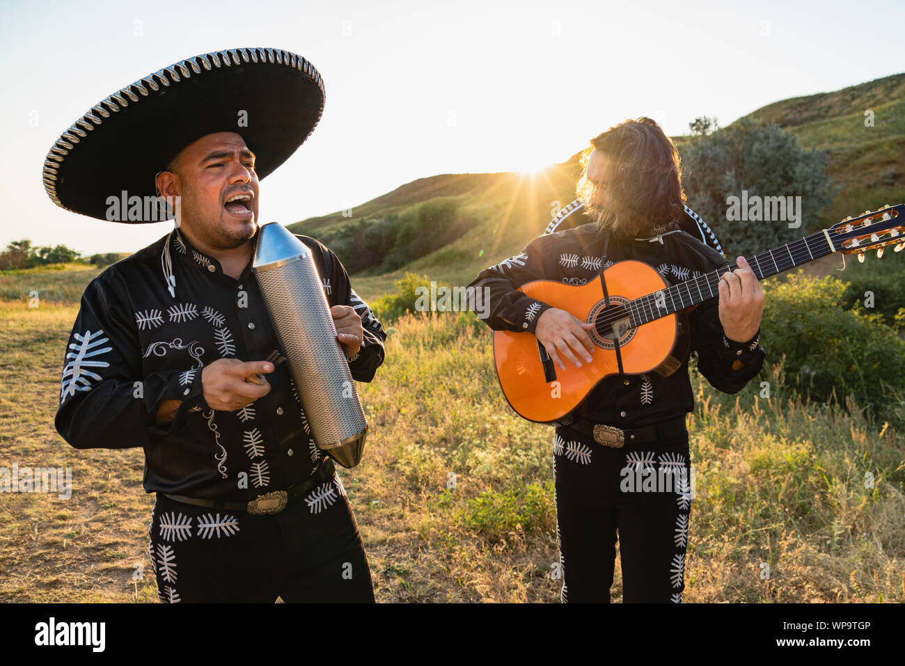 Mexican music mexican band hi-res stock photography and images - Alamy