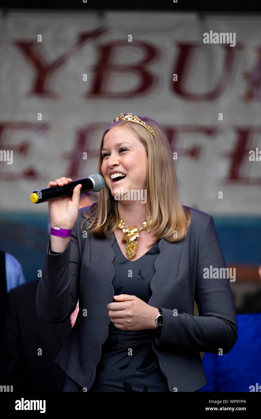 Freyburg, Germany. 08th Sep, 2019. Lisa Leinemann, Saxon Wine Queen ...