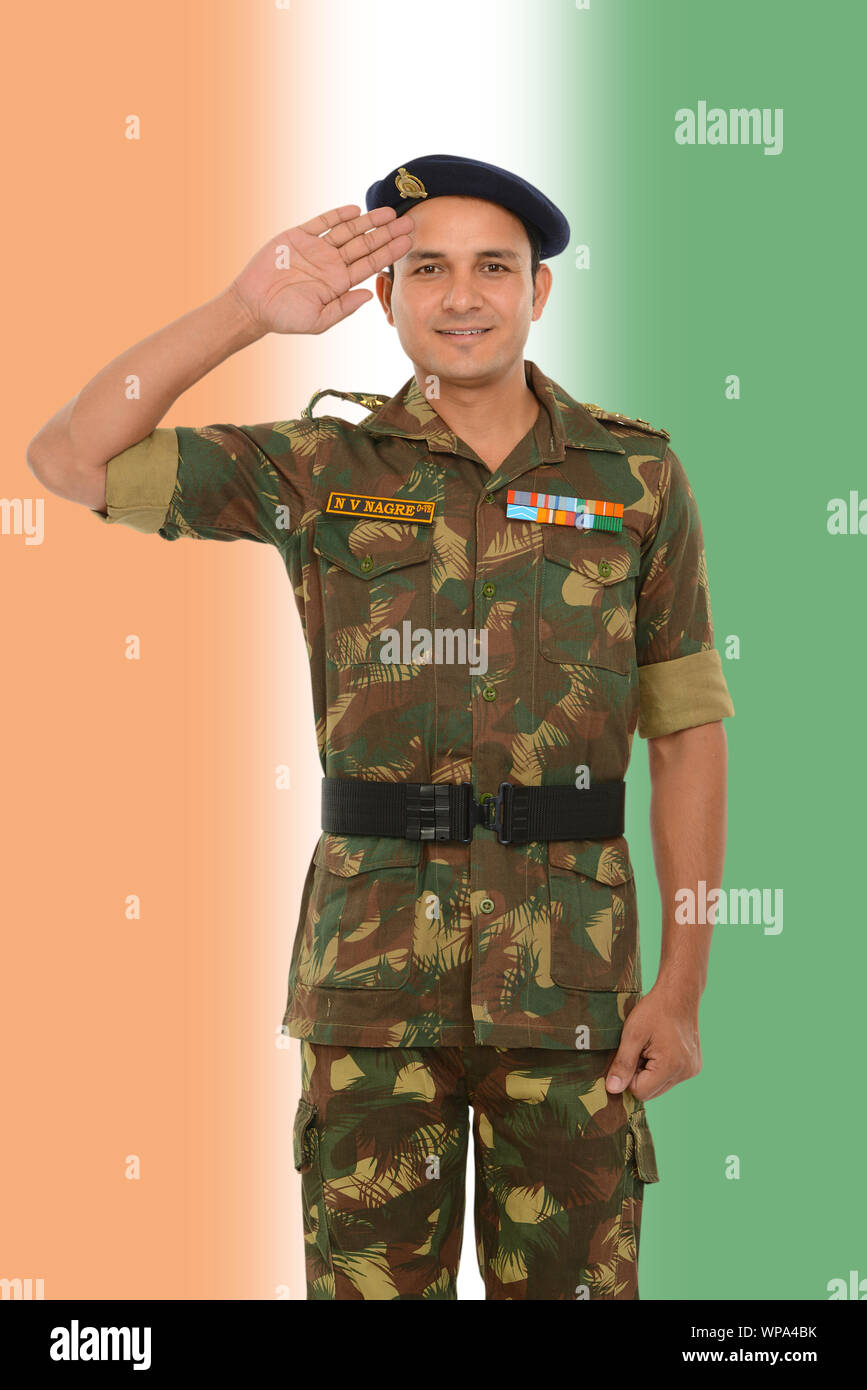 Army soldier saluting Stock Photo - Alamy