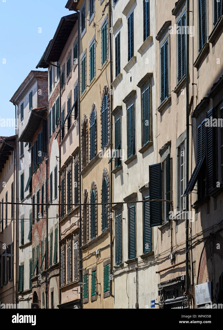Old town lucca italy hi-res stock photography and images - Alamy
