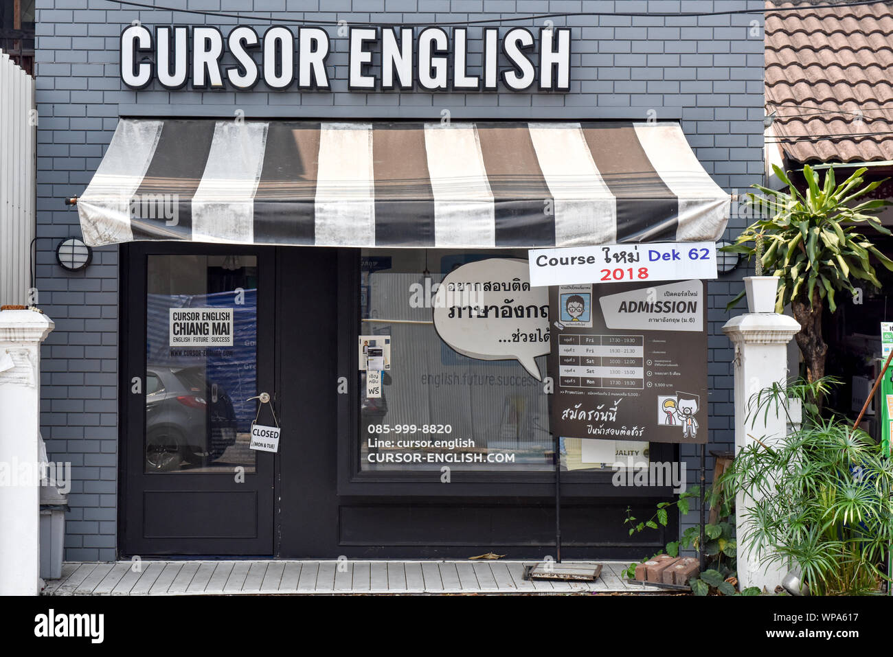 English tutoring asia hi-res stock photography and images - Alamy