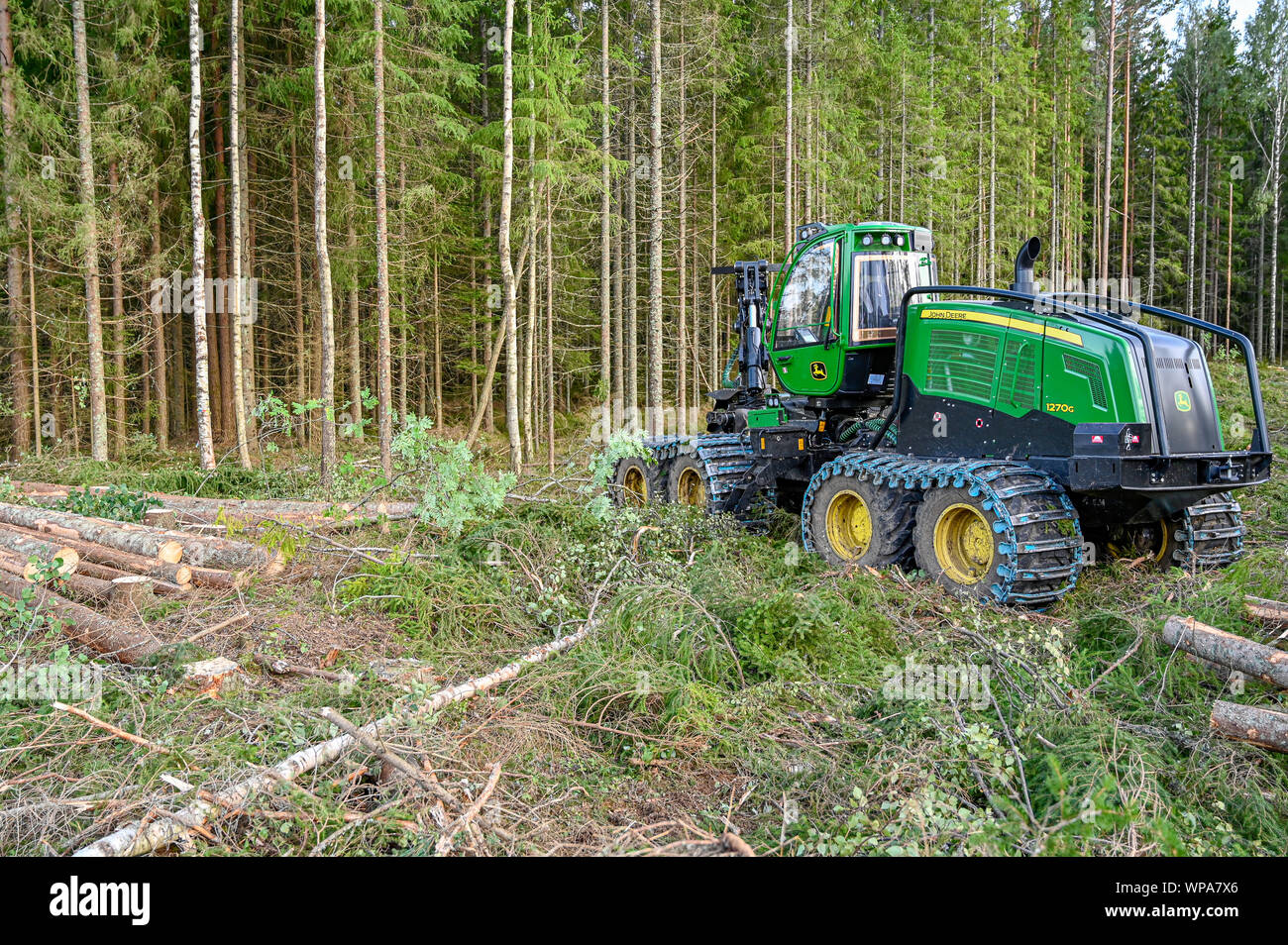 John deere 1270g harvester hi-res stock photography and images - Alamy