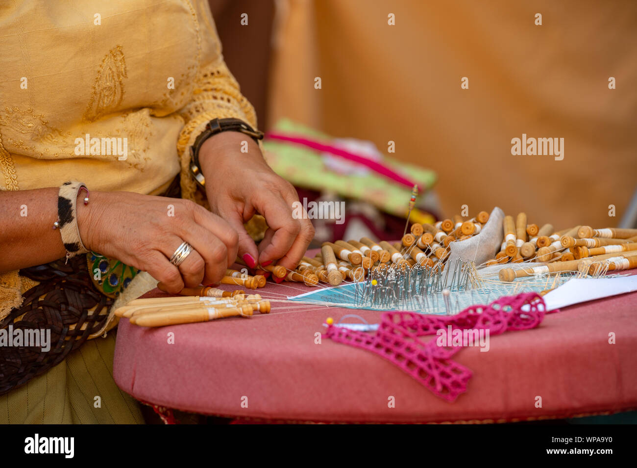 Weavers needle hi-res stock photography and images - Alamy
