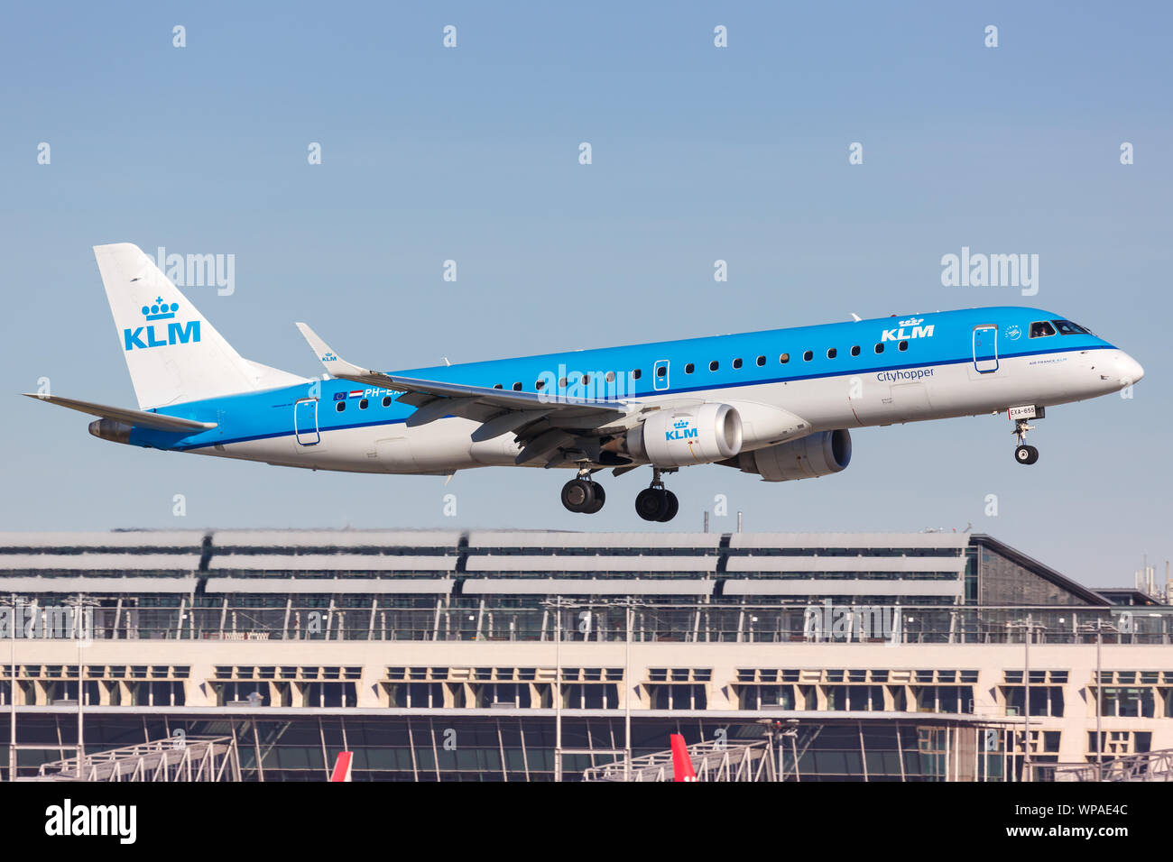 Klm cityhopper aircraft hi-res stock photography and images - Alamy
