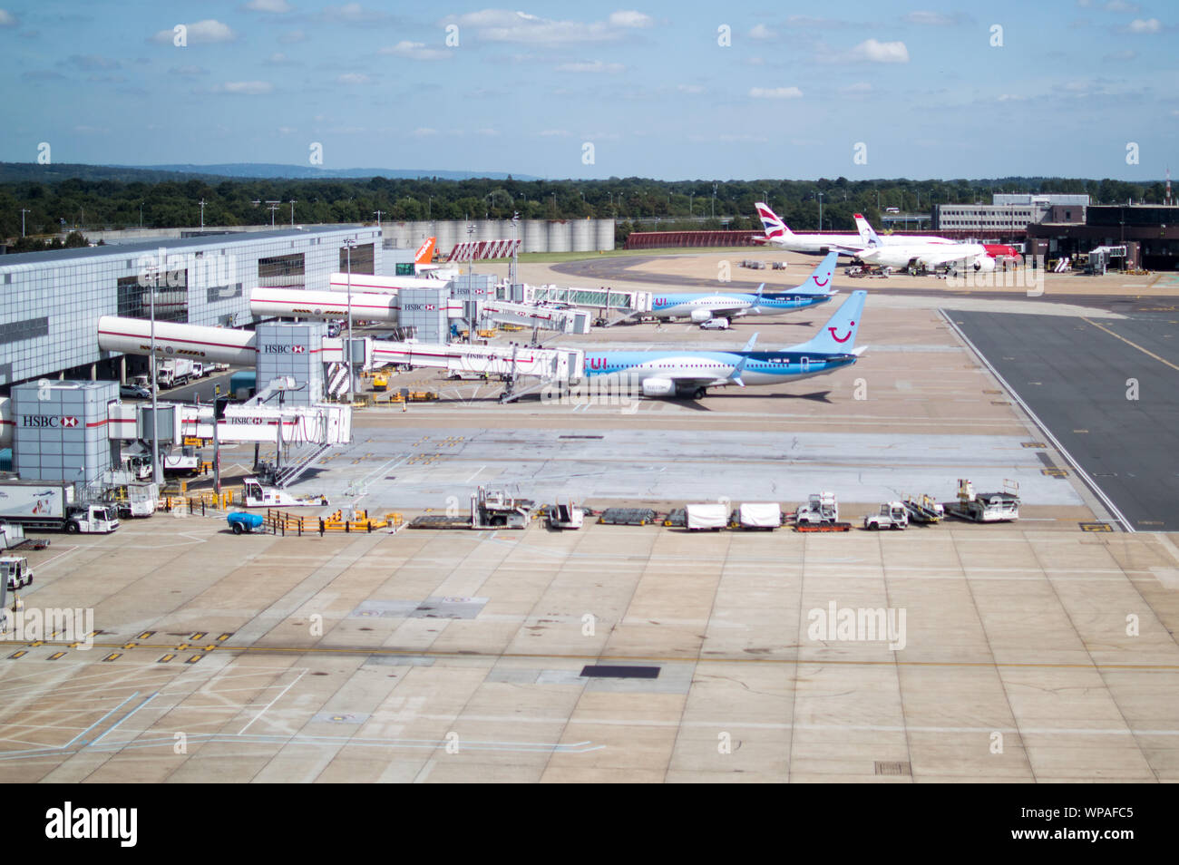 Tui airplane airport gatwick hi-res stock photography and images - Alamy