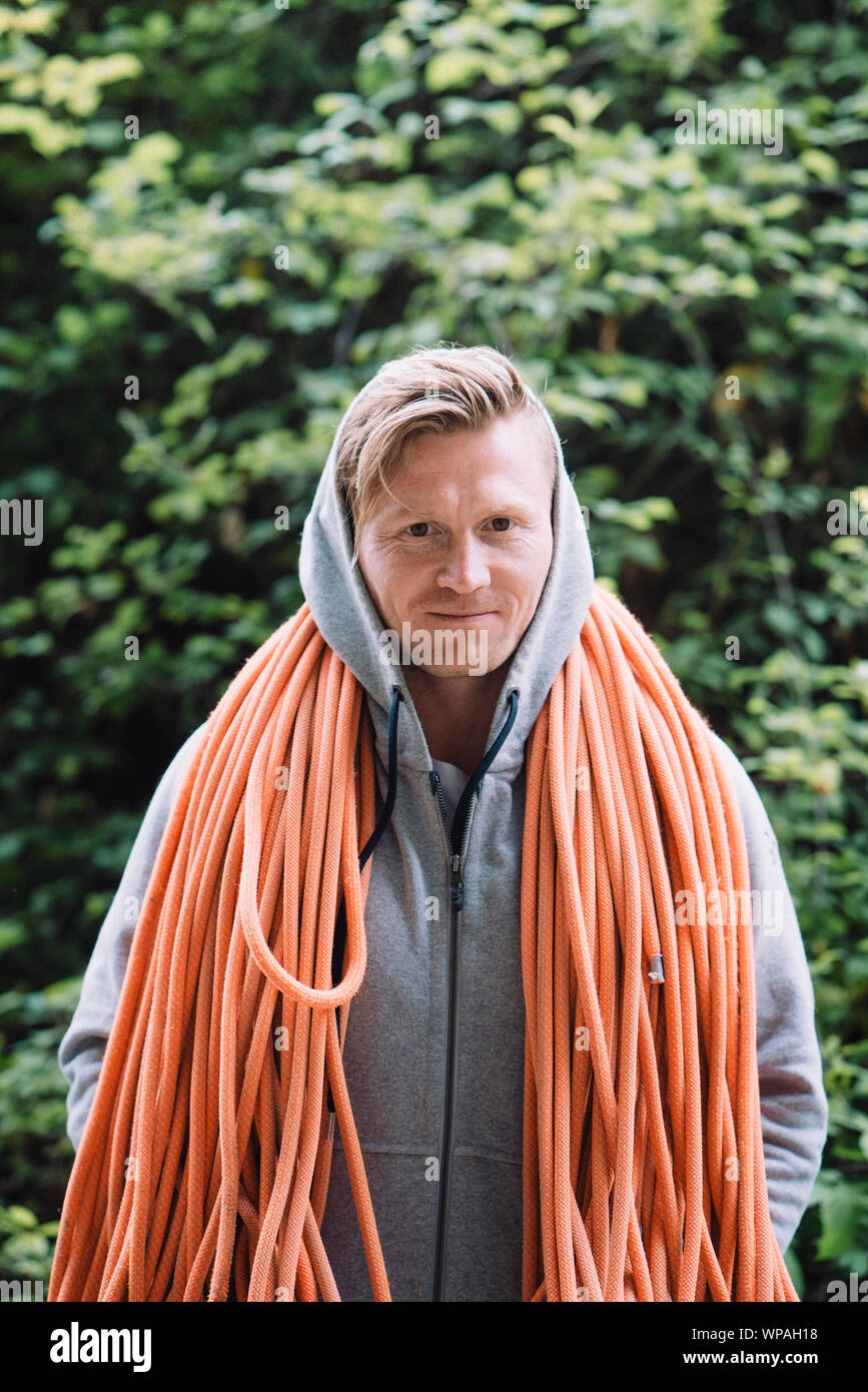 Carrying rope hi-res stock photography and images - Alamy