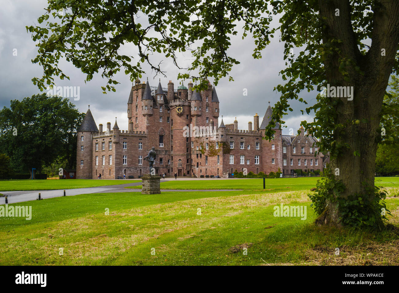 Glamis castle hi-res stock photography and images - Alamy