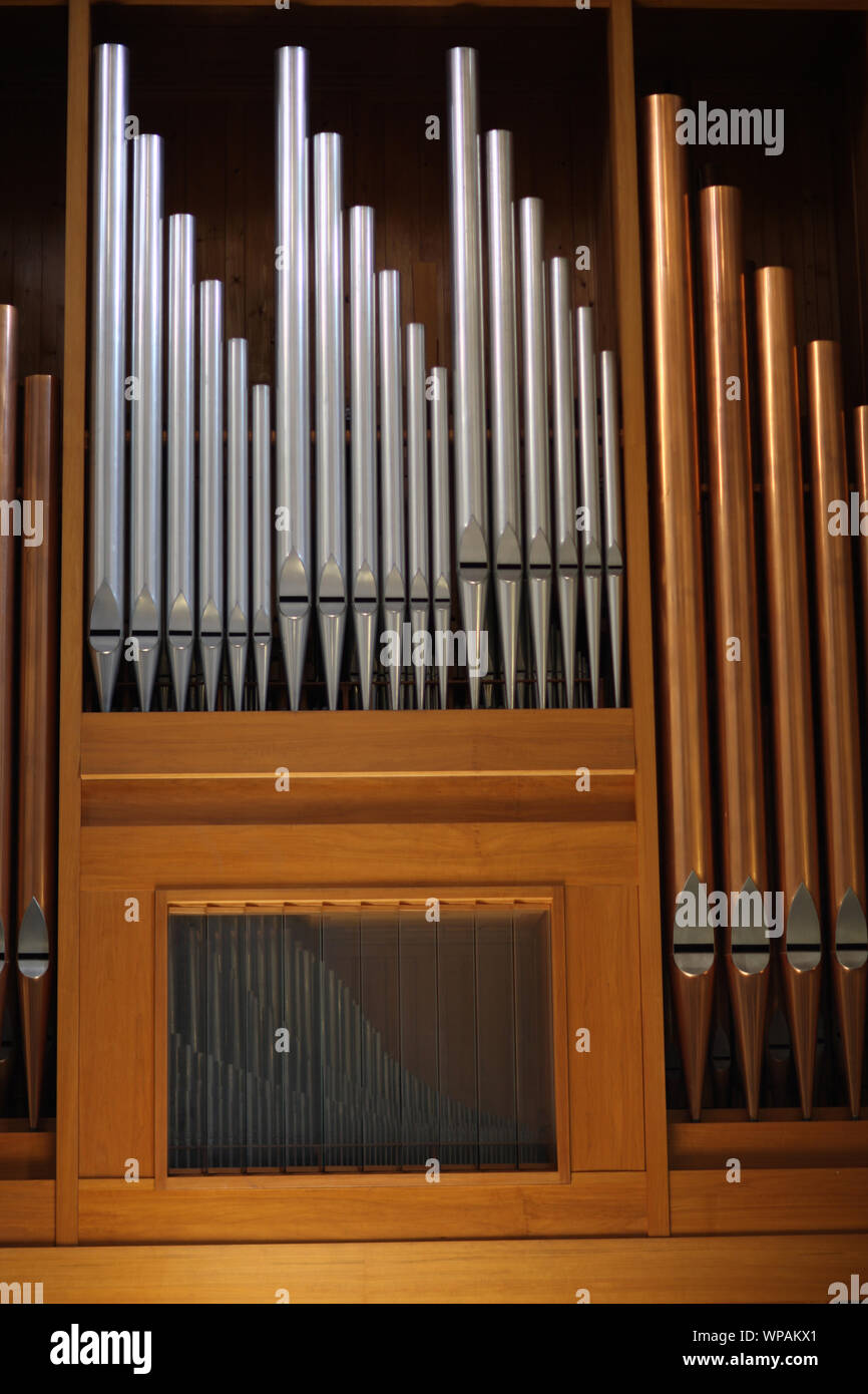 Church acoustics hi-res stock photography and images - Alamy