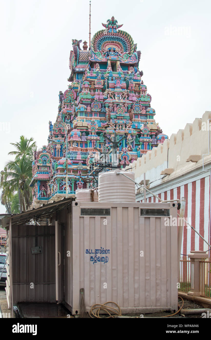 Free to use toilet outside Hindu temple at Srirangam, TamilNadu, India ...