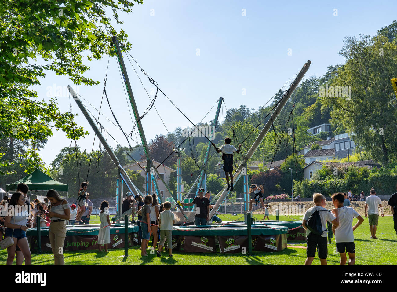 Trampolinist hi-res stock photography and images - Alamy