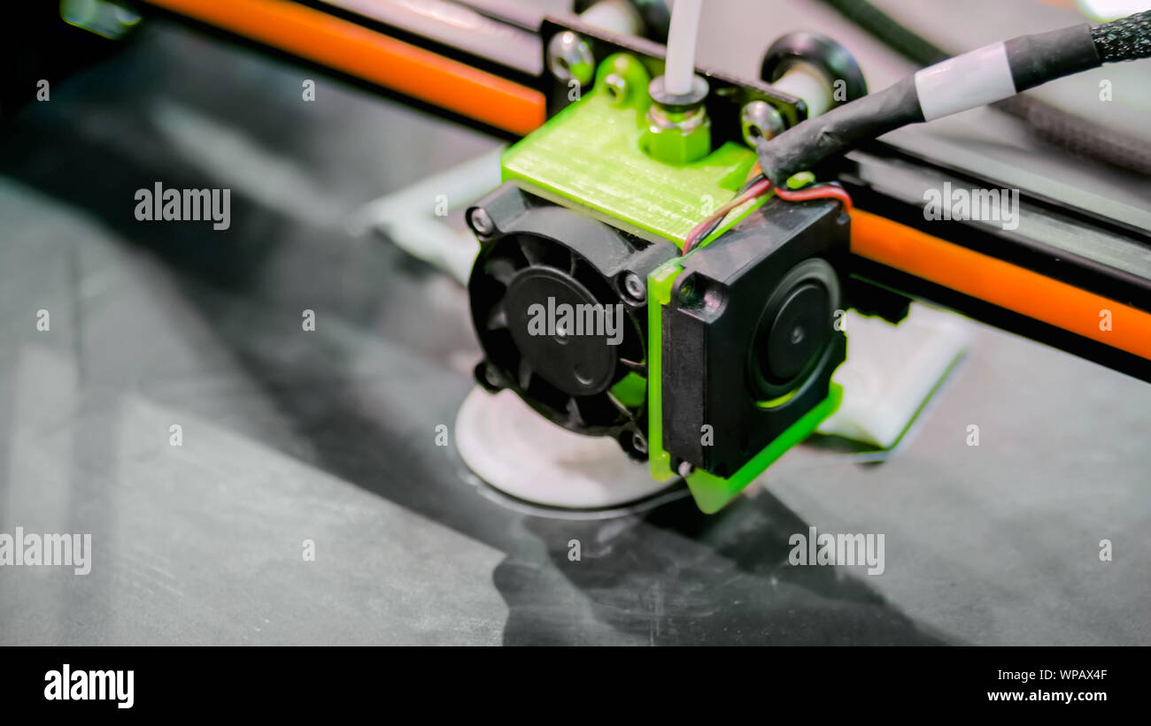 3D printing machine printing plastic model Stock Photo - Alamy