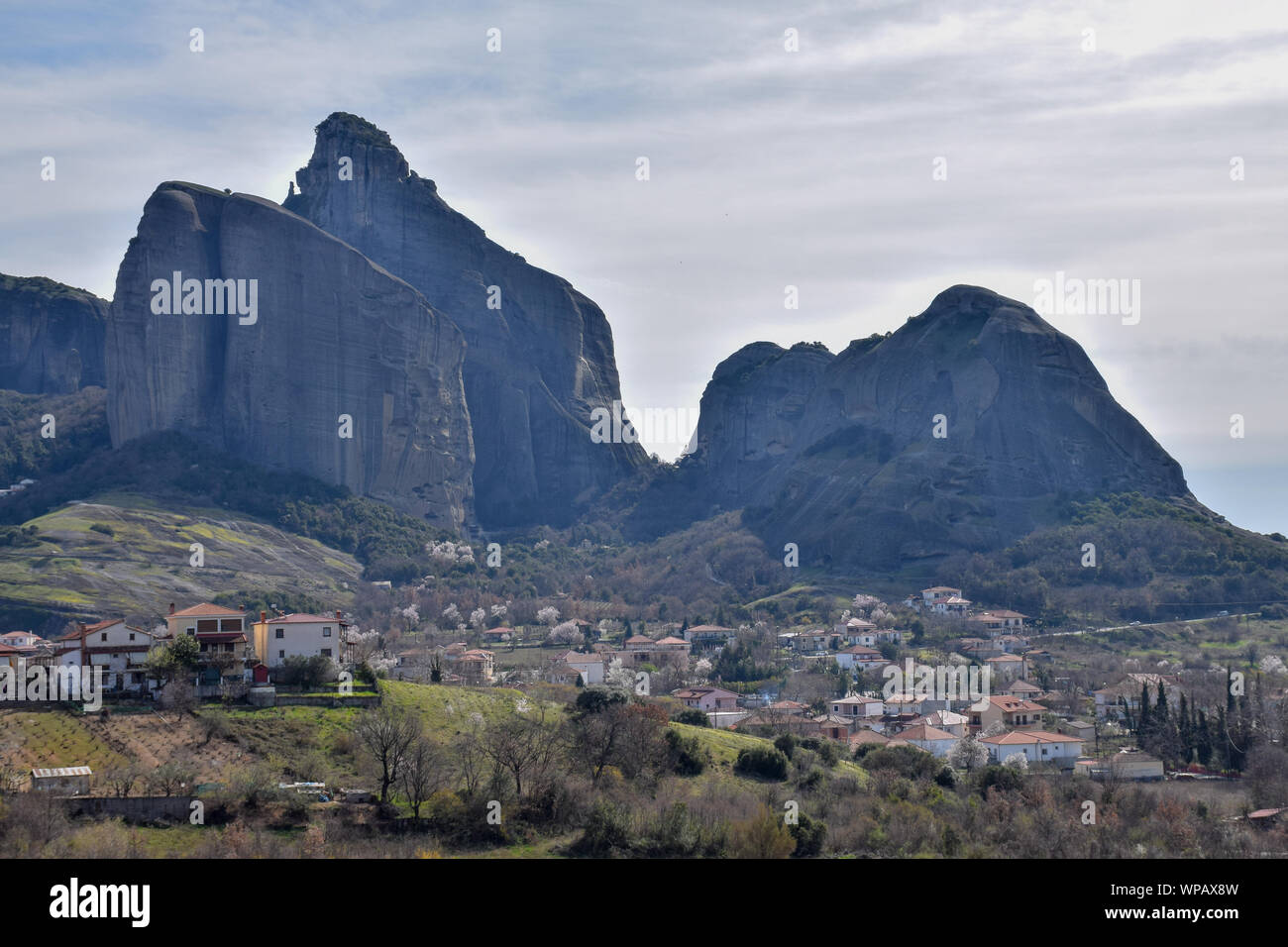 Meteore greece hi-res stock photography and images - Alamy