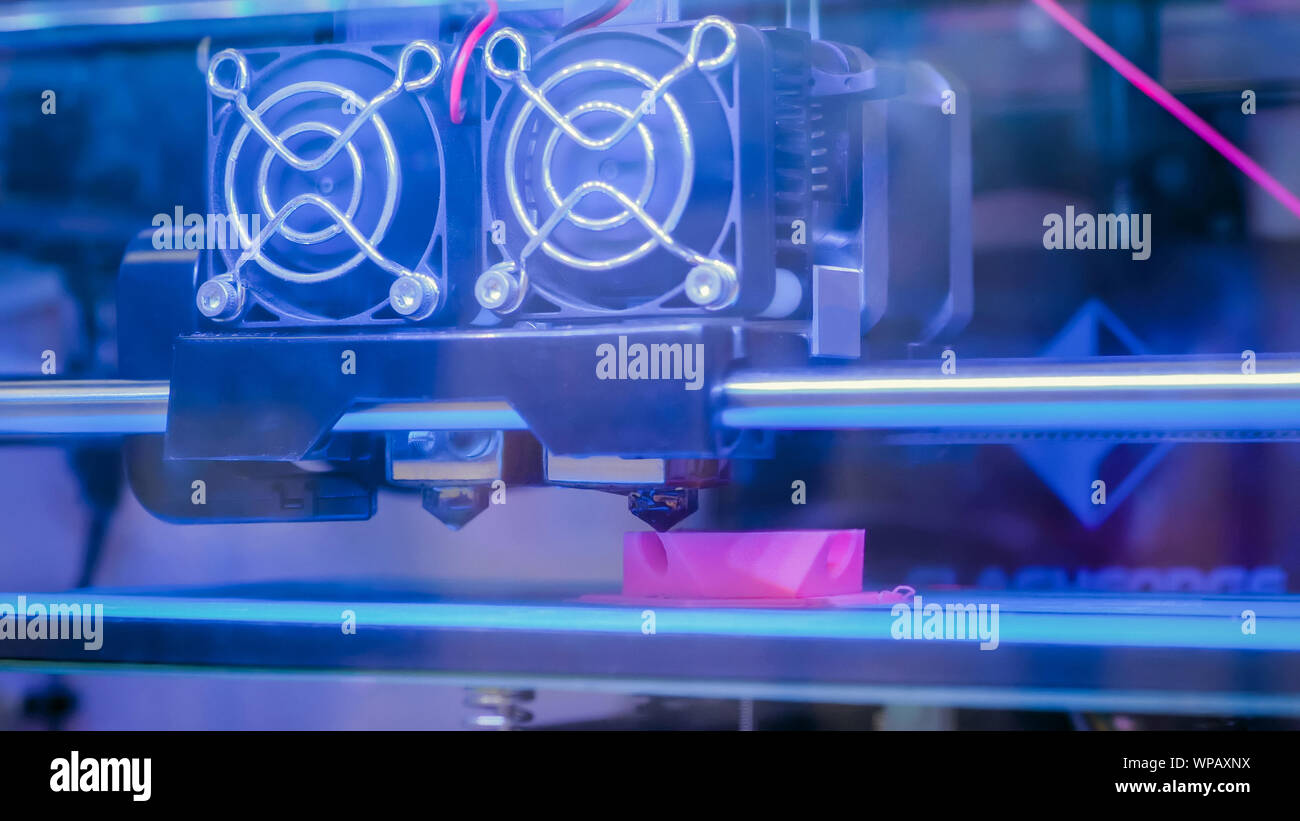 3D printing machine printing plastic model Stock Photo - Alamy