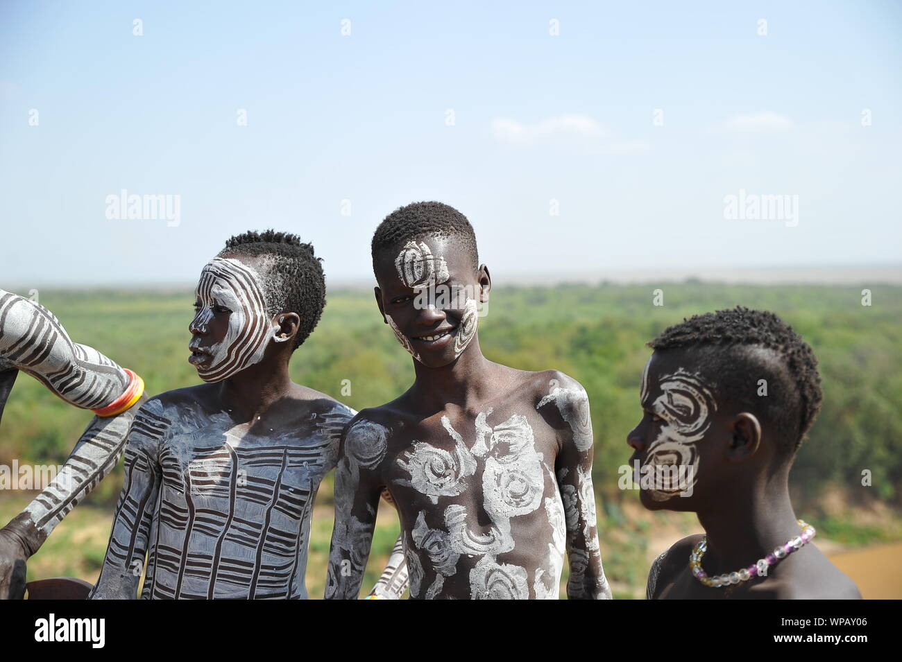Karo tribe people in the south Ethiopia Stock Photo - Alamy
