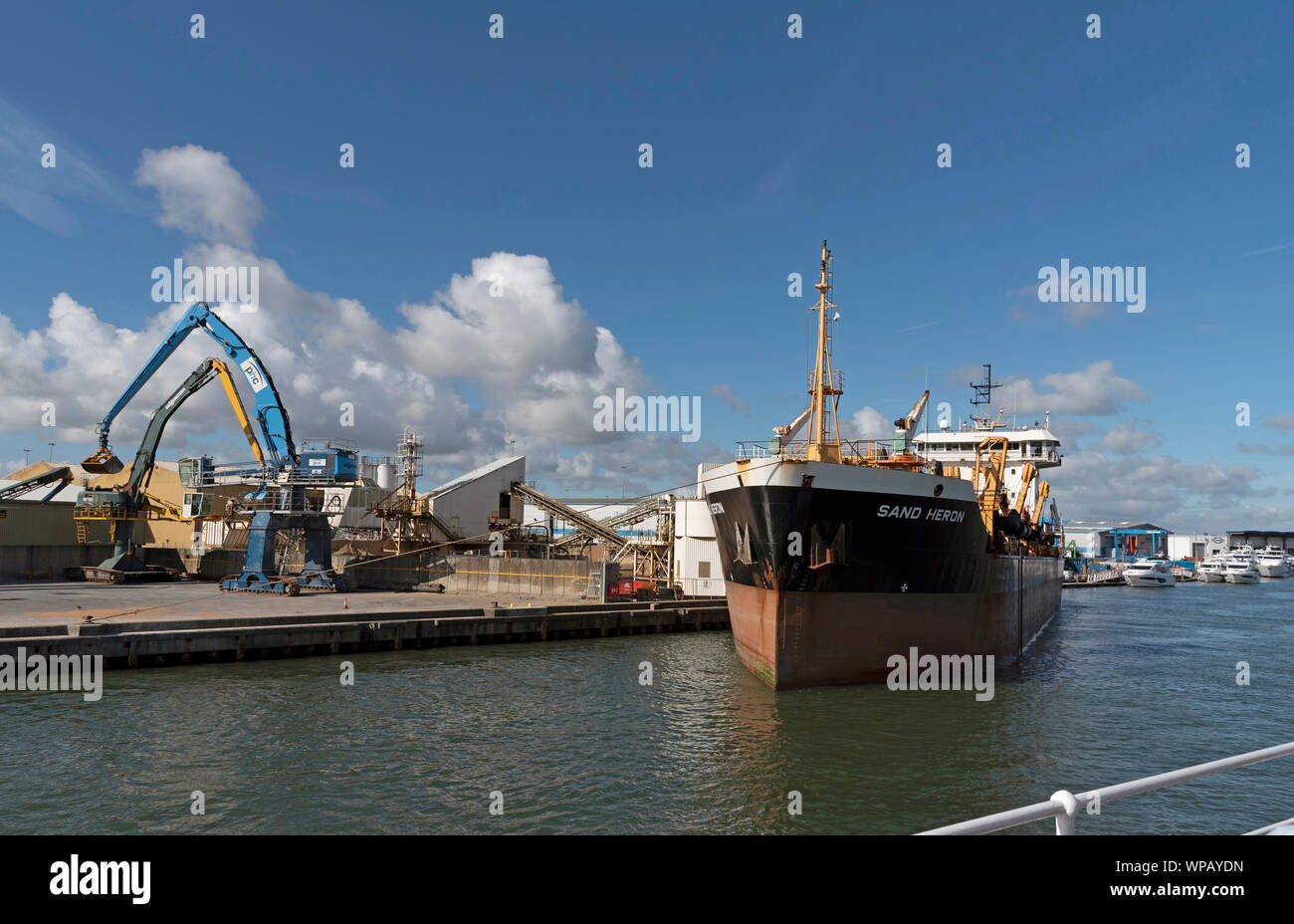 Dredger sand hi-res stock photography and images - Alamy