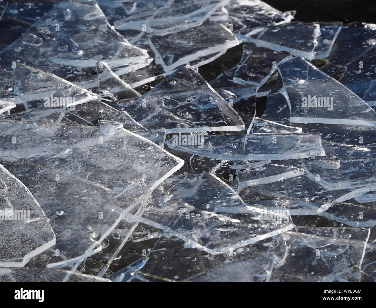 Broken ice texture hi-res stock photography and images - Alamy