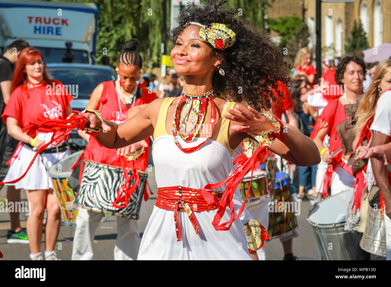 Hackney, London, UK. 08th Sep, 2019. A dancer parades in a beautiful ...