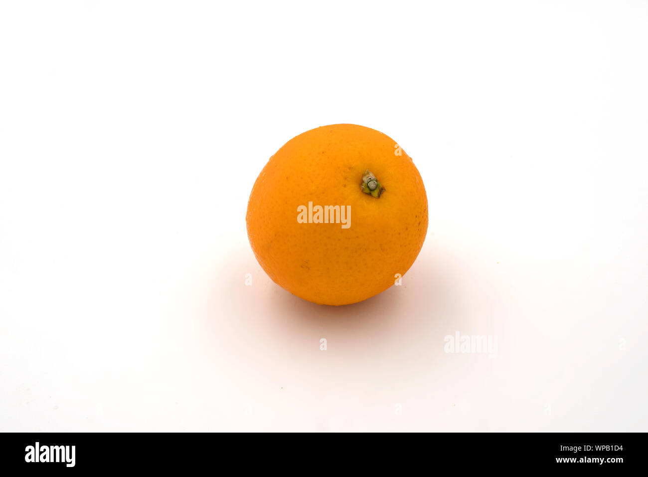Whole orange fruit hi-res stock photography and images - Alamy