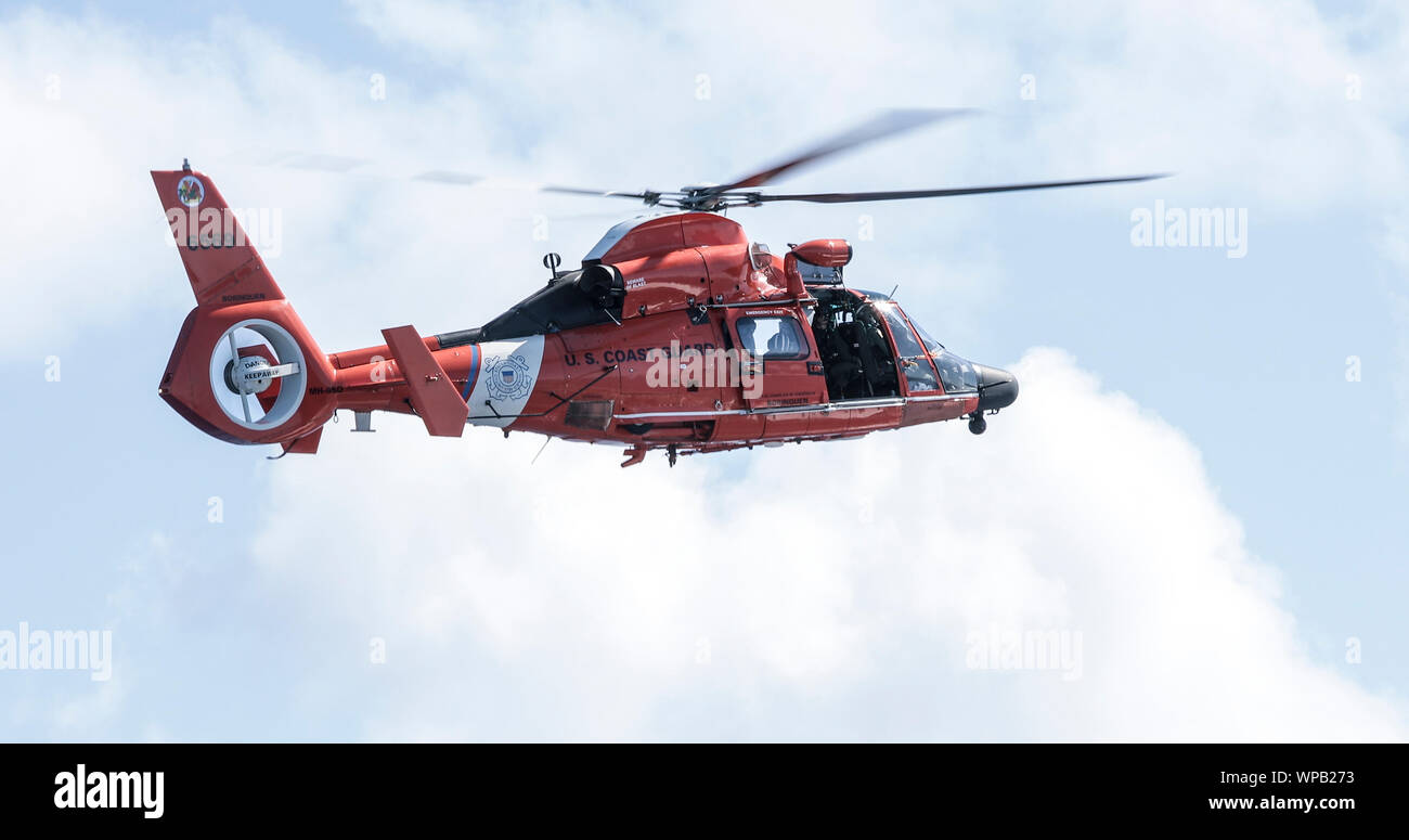 Helicopter rescue winch basket hi-res stock photography and images - Alamy