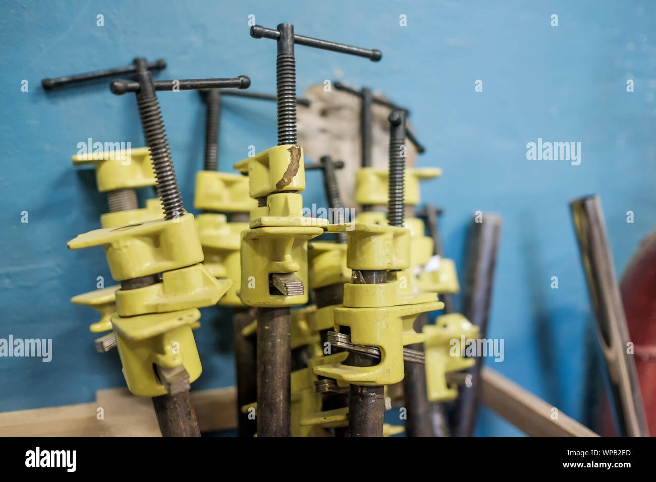 Gluing building hi-res stock photography and images - Alamy