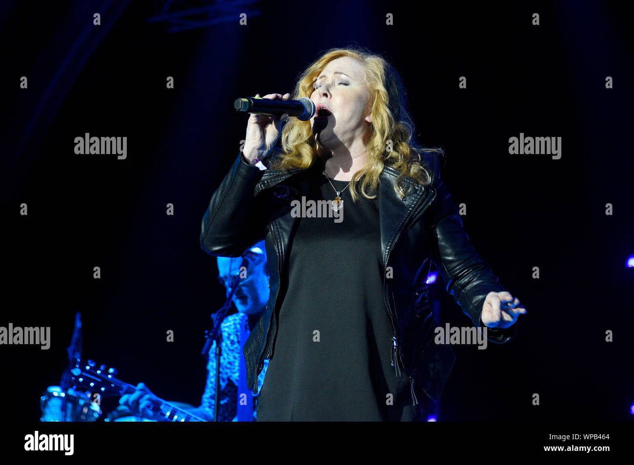 Pop sangerin hi-res stock photography and images - Alamy
