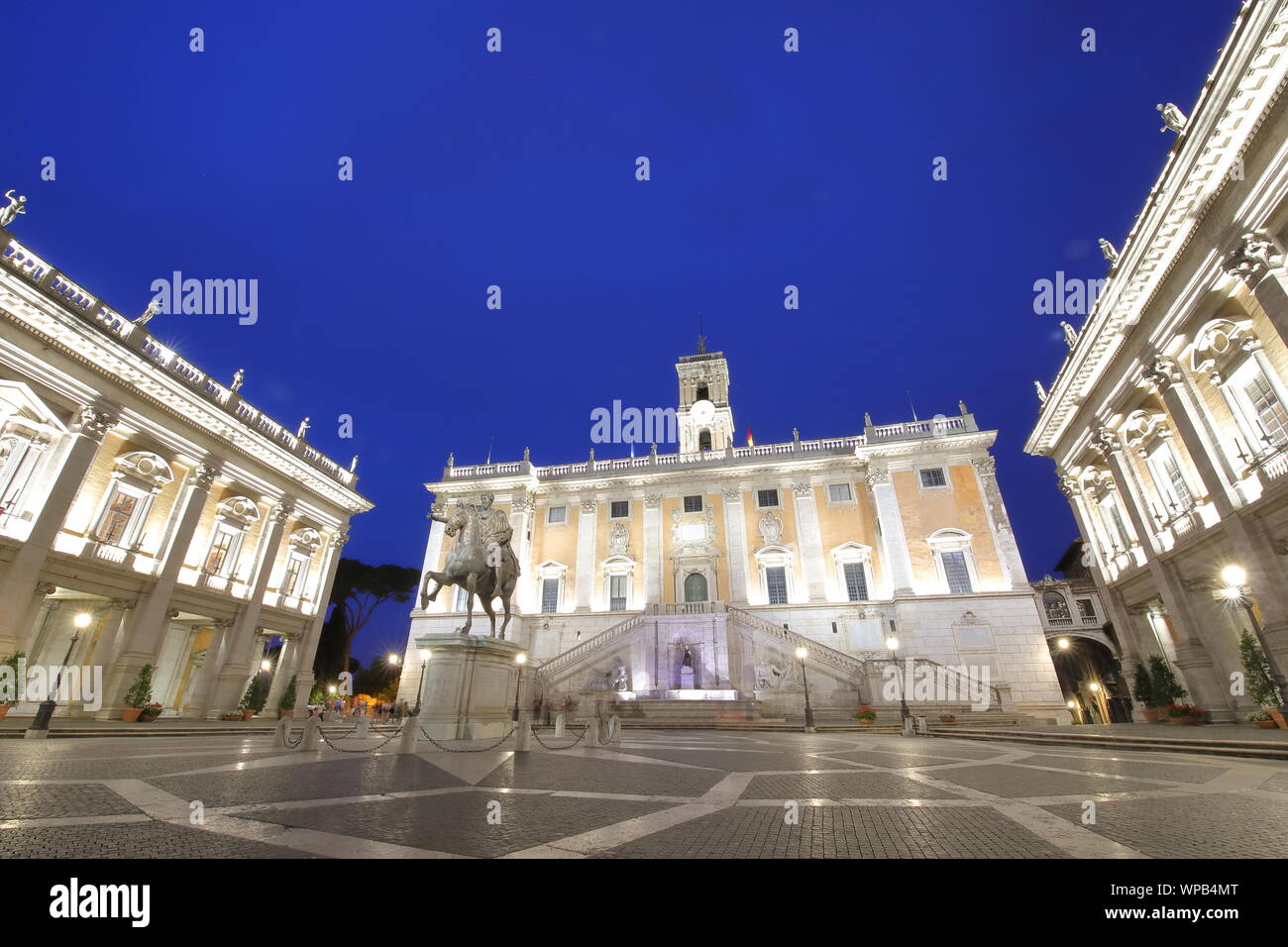 Government building rome italy hi-res stock photography and images - Alamy