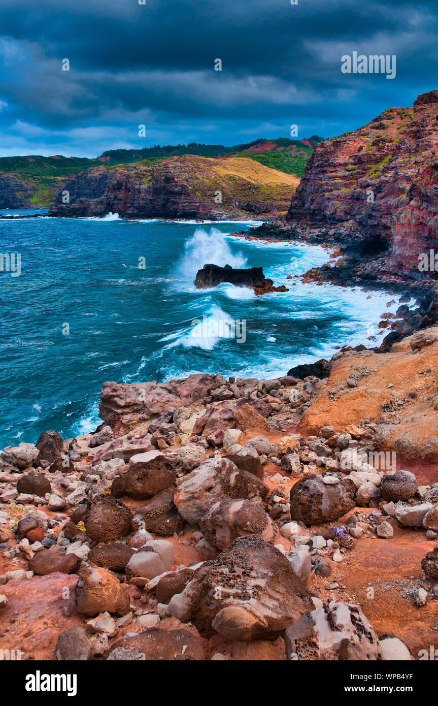 Scenic rocky volcanic cliff coastline on Maui, Hawaii, USA Stock Photo ...
