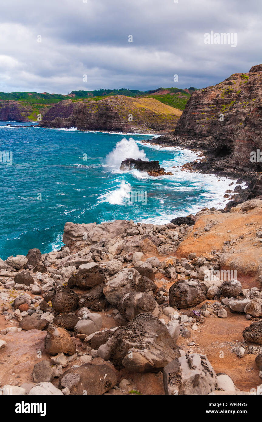 Scenic rocky volcanic cliff coastline on Maui, Hawaii, USA Stock Photo ...