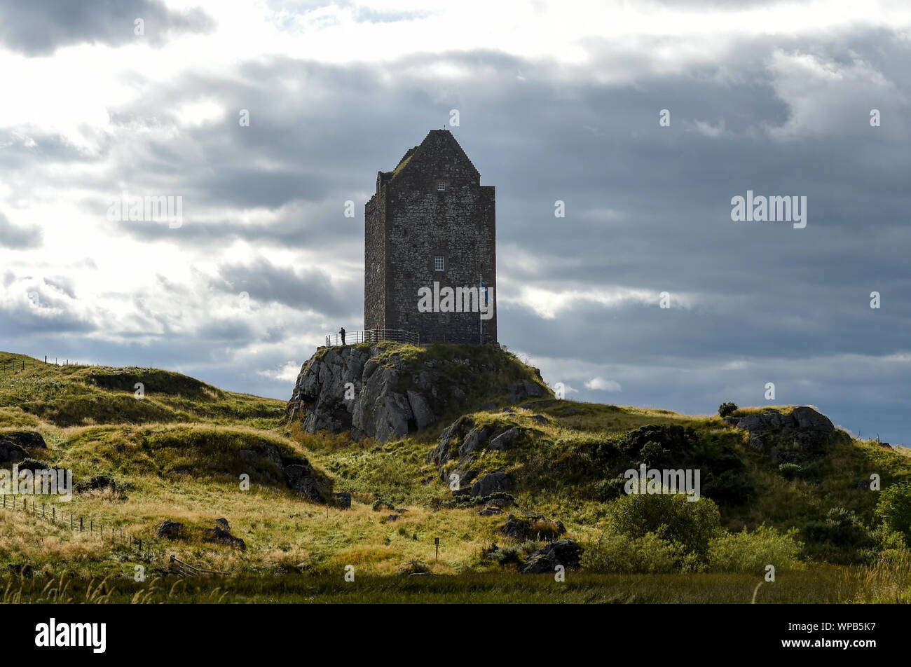 Smailholm tower the borders hi-res stock photography and images - Alamy