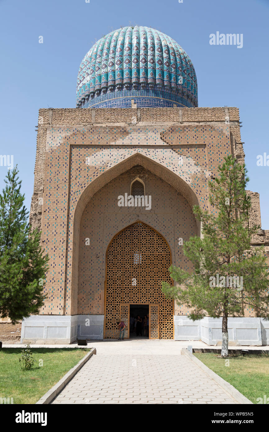 Mosque entrance in Samarkand, Uzbekistan Stock Photo - Alamy